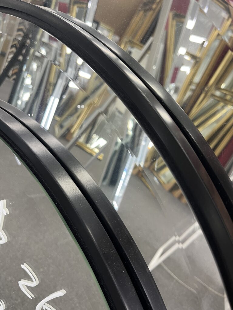 Black Aluminium Bevelled Round Mirror – Decomirrors