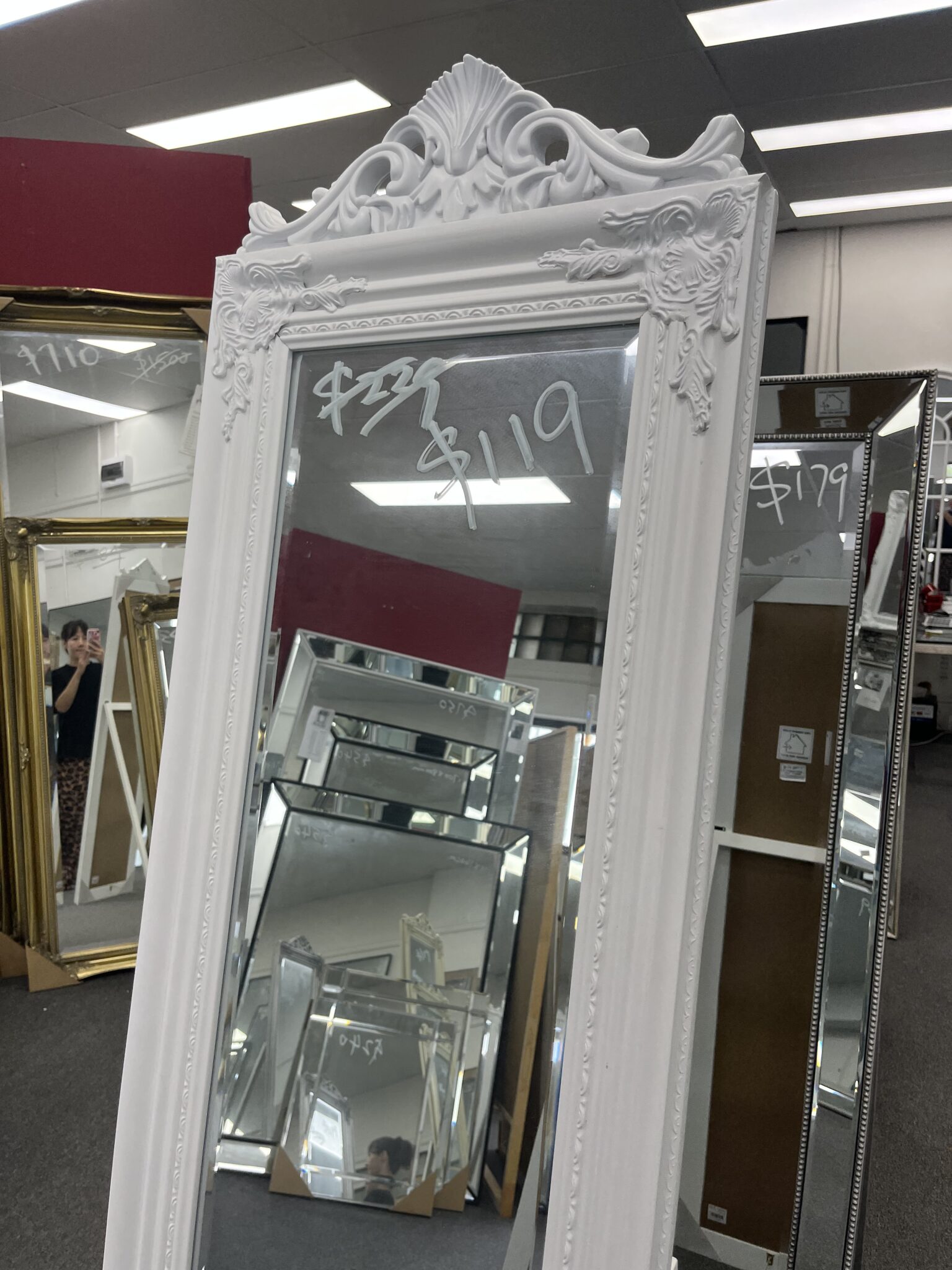 Evelyn Ornate Stand Mirror – Decomirrors